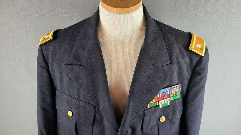 US Army Armored Lieutenant Colonel Dress Blue Tunic - Matthew Bullock ...