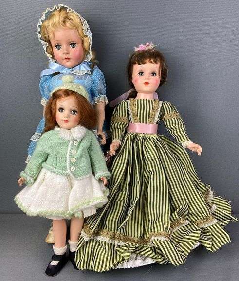 Group of 3 Dolls - Matthew Bullock Auctioneers