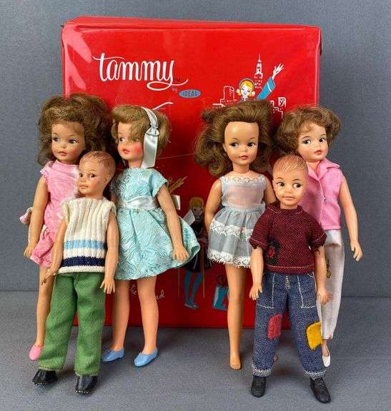 Ideal Toy Tammy Doll Case and Dolls - Matthew Bullock Auctioneers
