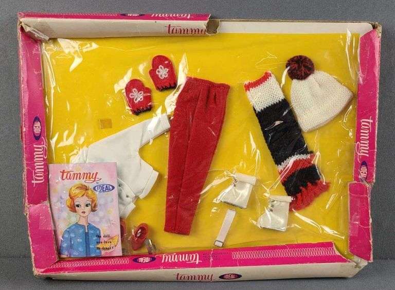 Tammy Clothes in Original Packaging - Matthew Bullock Auctioneers