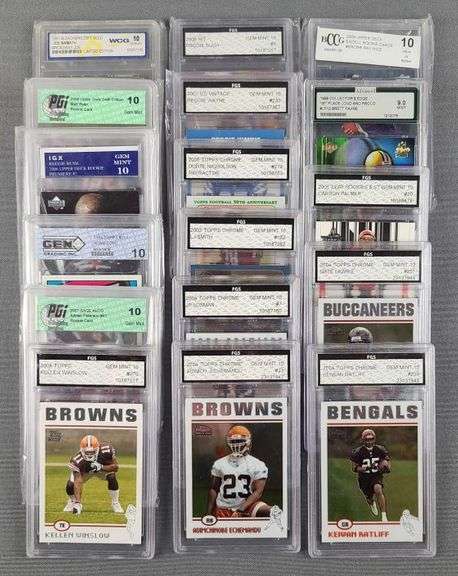 Group of 17 graded football cards - Matthew Bullock Auctioneers