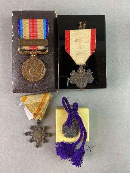 Group of 13 WW2 Japanese Medals - Matthew Bullock Auctioneers