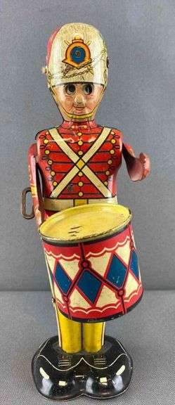 Marx George the Drummer Boy wind-up tin toy - Matthew Bullock Auctioneers
