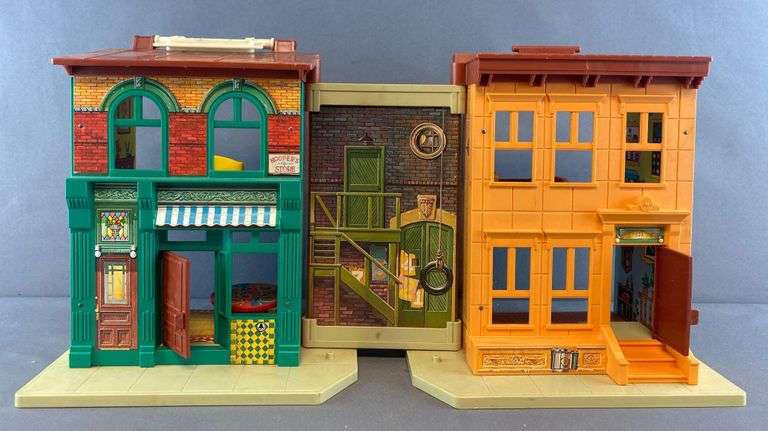 Fisher Price Play Family Sesame Street Play Set - Matthew Bullock ...