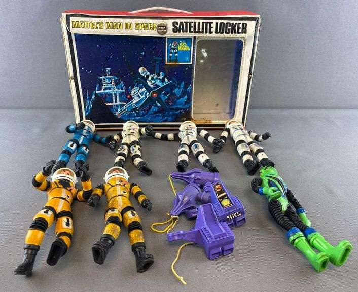 Vintage Major Matt Mason Satellite Locker with action figures - Matthew ...