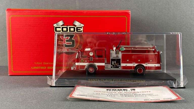 Code 3 Collectibles Santa Claus Department Fire Engine - Matthew ...