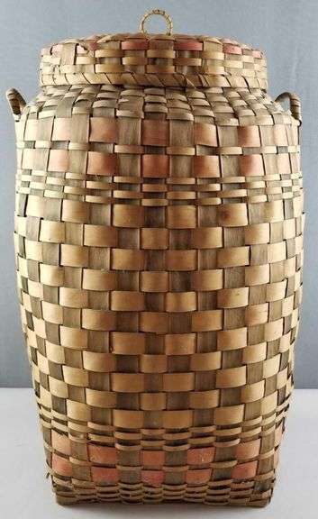 Large splint weave hamper basket with lid - Matthew Bullock Auctioneers