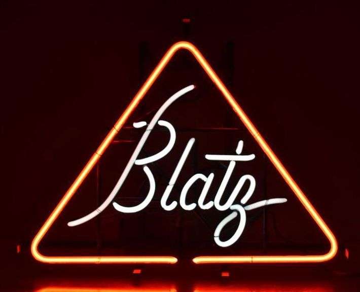 Vintage Blatz Beer Light Up Advertising Neon Beer Sign - Matthew ...