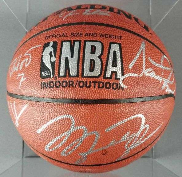 1996 Chicago Bulls signed team basketball - Matthew Bullock Auctioneers