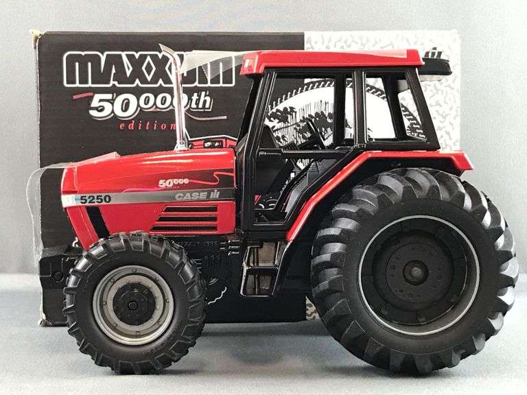 Ertl Caae IH Maxxum 5250 die-cast tractor - Matthew Bullock Auctioneers