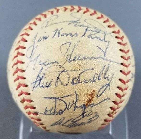 Vintage Signed baseball - Matthew Bullock Auctioneers