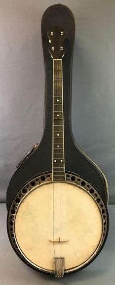 4 String banjo w/case - Matthew Bullock Auctioneers