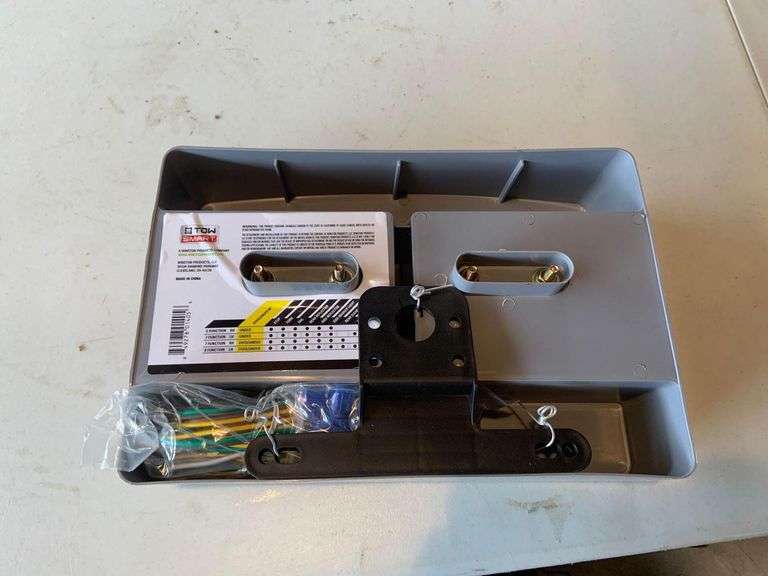 Tow smart trailer light kit - Matthew Bullock Auctioneers