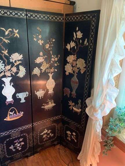 Asian themed partition - Matthew Bullock Auctioneers