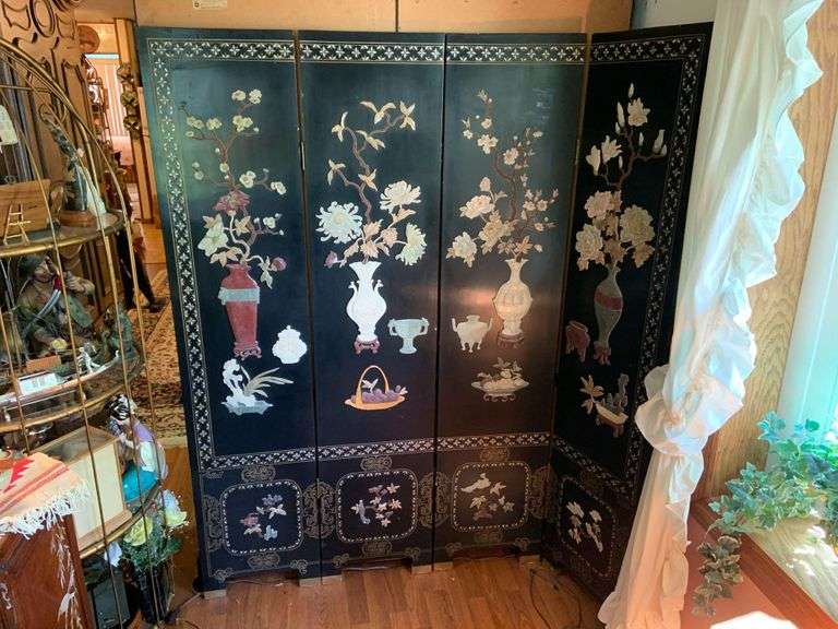 Asian themed partition - Matthew Bullock Auctioneers