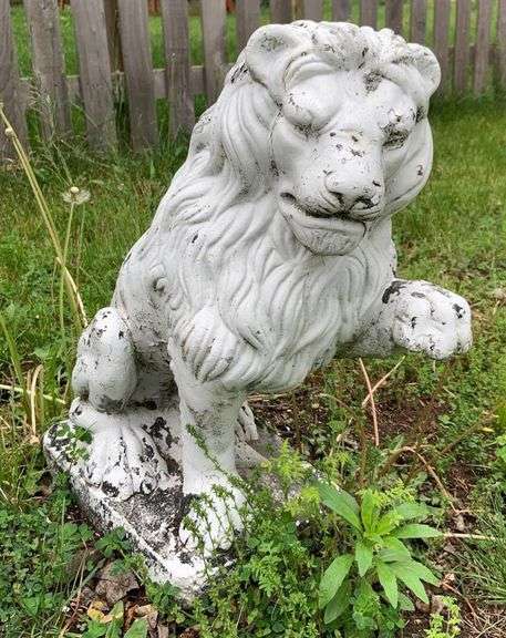 Group of 3 yard statues - Matthew Bullock Auctioneers