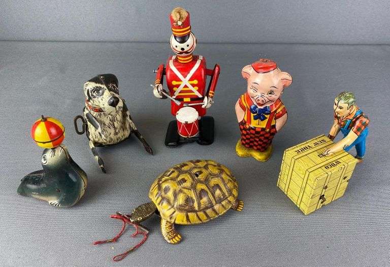 Group of Tin Wind Up Toys - Matthew Bullock Auctioneers