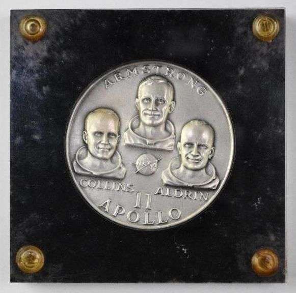 Apollo 11 Commanders Medallic Art Co. 5oz. .999 Fine Silver - Matthew ...