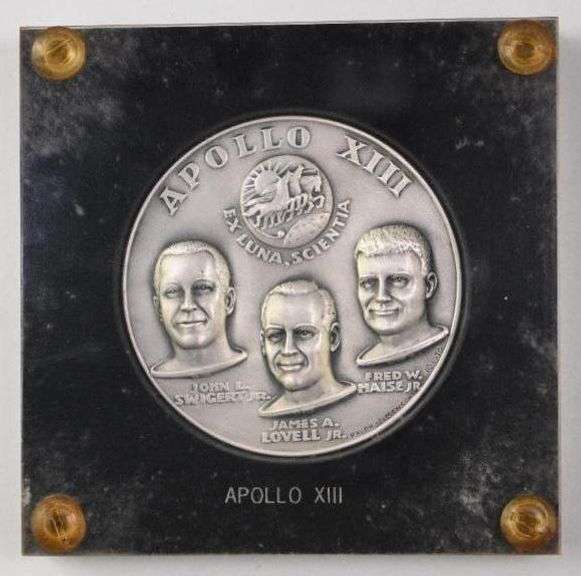 Apollo 13 Commanders Medallic Art Co. 5oz. .999 Fine Silver - Matthew ...