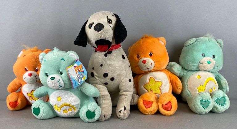 Group of 5 Assorted Animal Plushies - Matthew Bullock Auctioneers