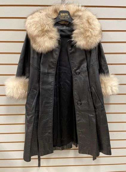 Black Leather Coat With Fur Cuffs And Collar - Matthew Bullock Auctioneers