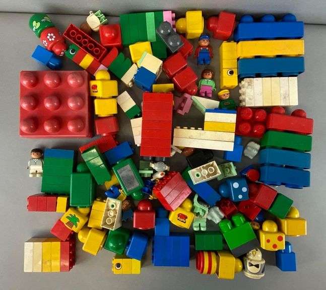 Group of Assorted Mega Blocks and Big Legos - Matthew Bullock Auctioneers
