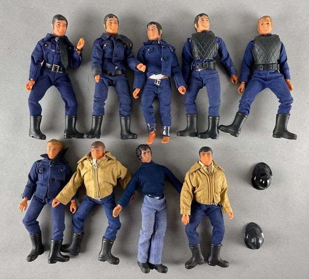 Group Of 9 Vintage SWAT Action Figures - Matthew Bullock Auctioneers