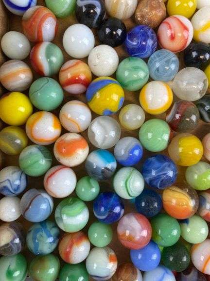 Group of 100+ Marbles - Matthew Bullock Auctioneers