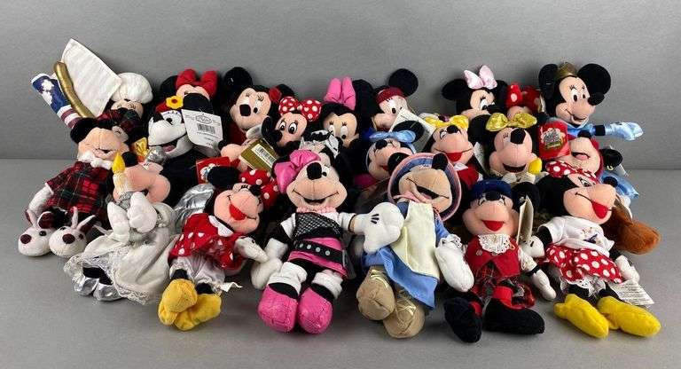 Group of 20+ Disney Minnie Plushes - Matthew Bullock Auctioneers