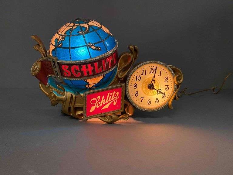 Vintage Schlitz Light up Advertising Clock - Matthew Bullock Auctioneers