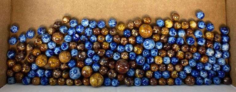 Group of 100+ Marbles - Matthew Bullock Auctioneers