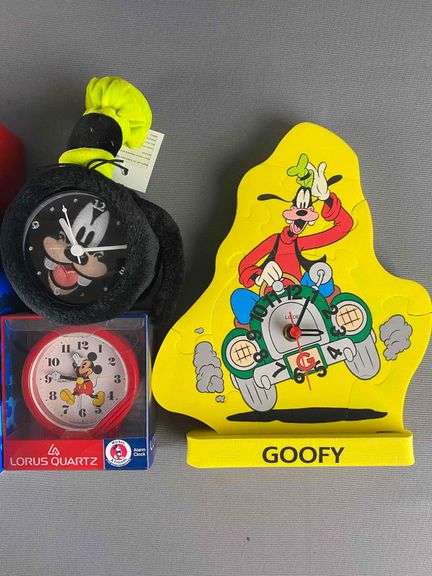 Group of 8 Assorted Disney Goofy Clocks - Matthew Bullock Auctioneers