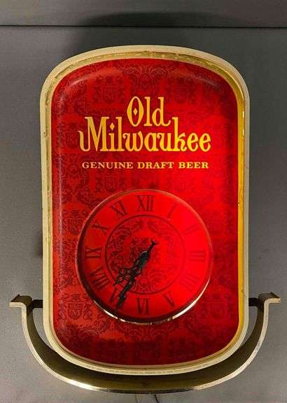 Vintage Old Milwaukee Light up advertising Clock - Matthew Bullock ...