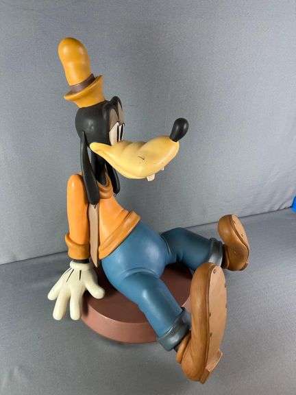 Disney 70 Goofy Years Resin Goofy Statue - Matthew Bullock Auctioneers