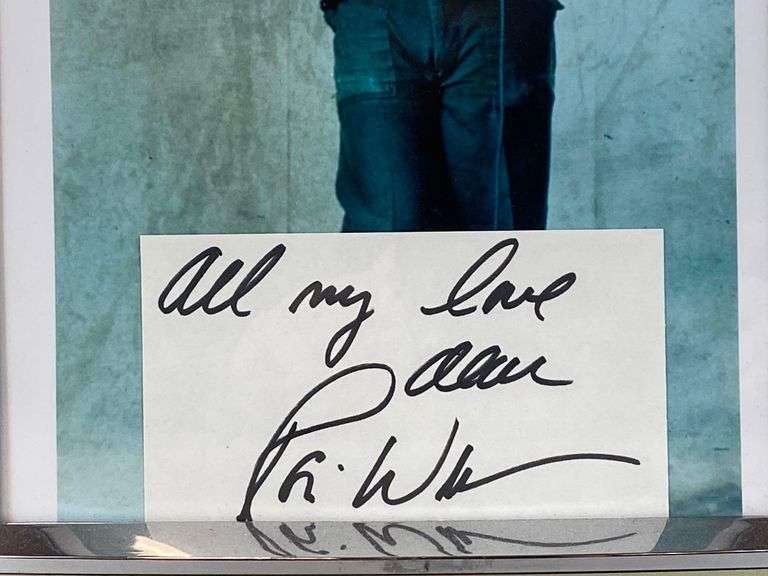 Robin Williams Cut Signature with Photograph - Matthew Bullock Auctioneers