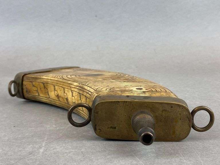 17th-18th Century Horn Powder Flask - Matthew Bullock Auctioneers