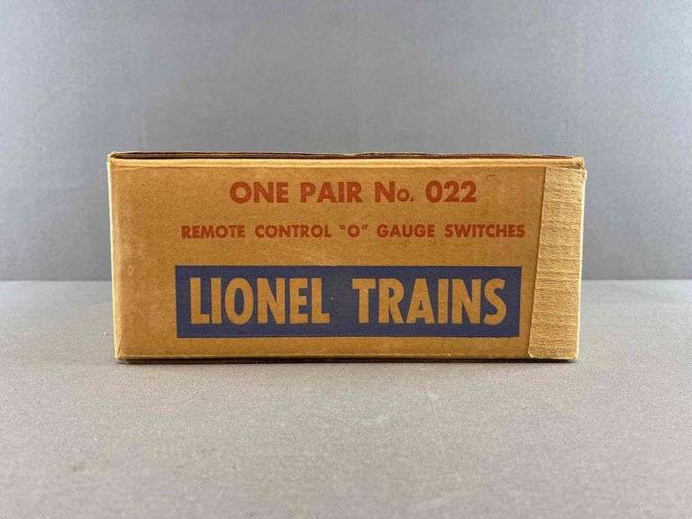Group of 2 Lionel O Gauge 022 Remote Switches - Matthew Bullock Auctioneers