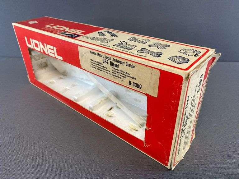 Lionel 6-8359 GM Gold Chessie GP7 Diesel Locomotive - Matthew Bullock ...