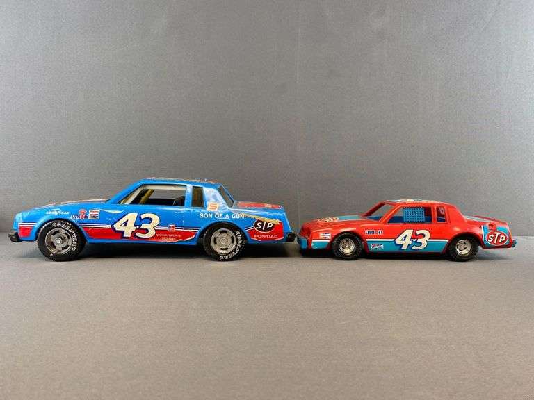 Group of 2 Richard Petty STP Race Cars - Matthew Bullock Auctioneers