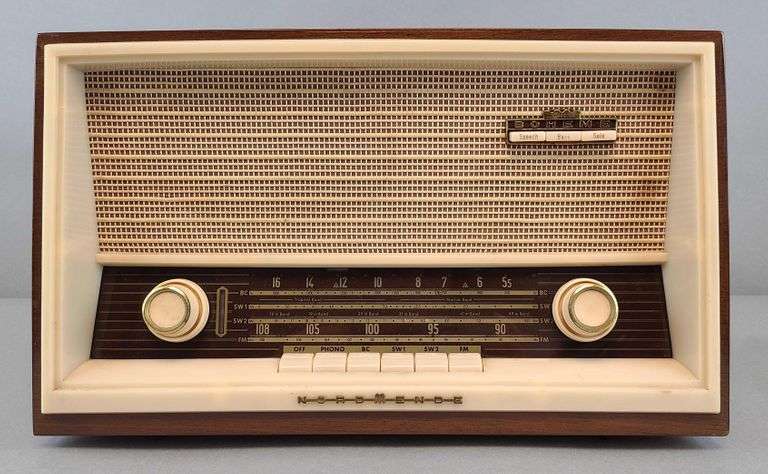 Nordmende Boheme C Radio - Matthew Bullock Auctioneers