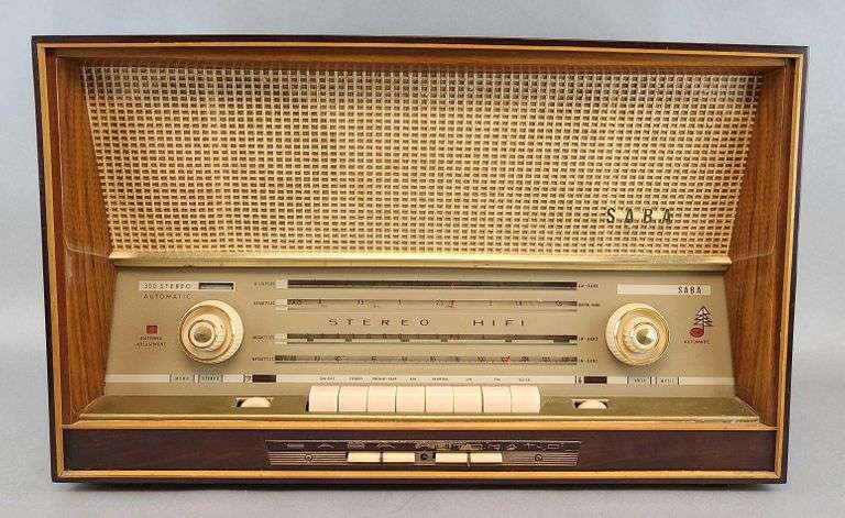 Saba 300 Automatic Radio - Matthew Bullock Auctioneers