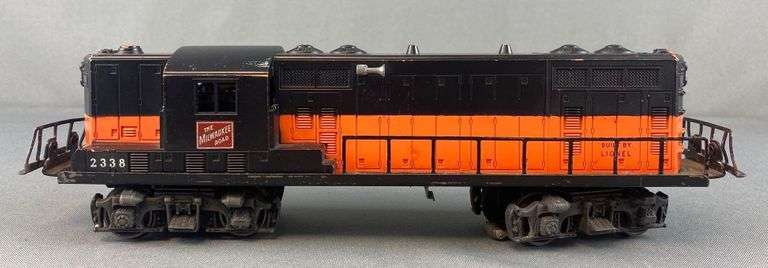Lionel O Scale 2338 Milwaukee Road GP9 Diesel Locomotive with Base ...