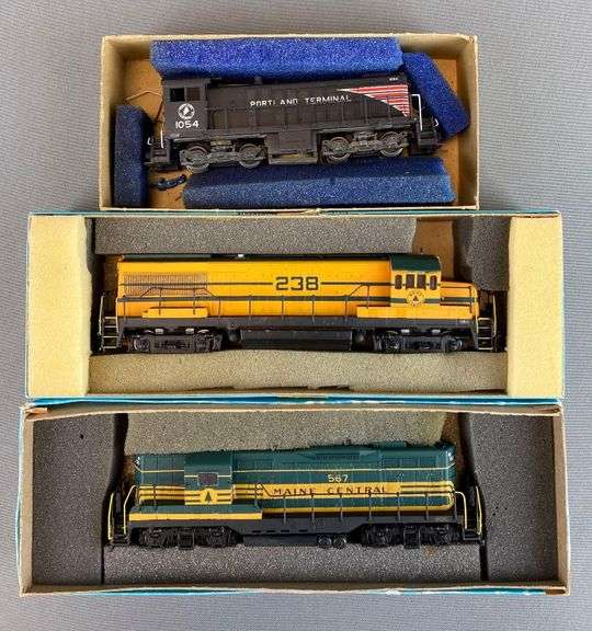 Group of 3 Athearn HO Scale Diesel Locomotives - Matthew Bullock ...