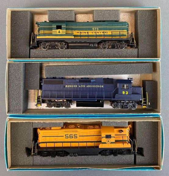 Group of 3 Athearn HO Scale Diesel Locomotives - Matthew Bullock ...