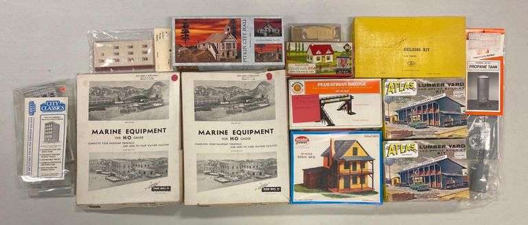 Group of 14 HO Scale Building Model Kits - Matthew Bullock Auctioneers