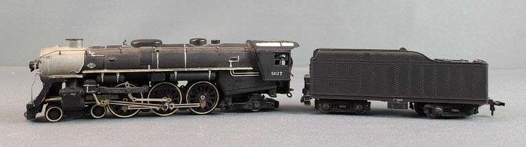 Athearn HO Scale Steam Locomotive and Tender - Matthew Bullock Auctioneers