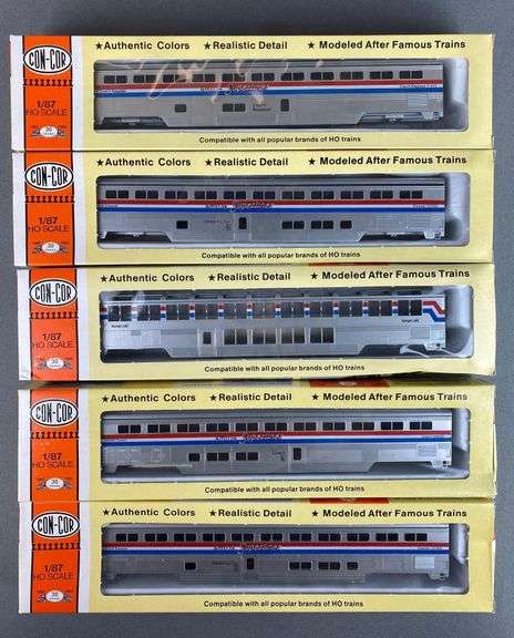 Group of 5 HO Scale Amtrak Superliner Cars - Matthew Bullock Auctioneers