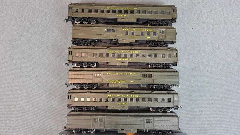 Group of 11 HO Scale Passenger Train Cars - Matthew Bullock Auctioneers