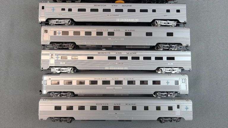 Group of 11 HO Scale Passenger Train Cars - Matthew Bullock Auctioneers