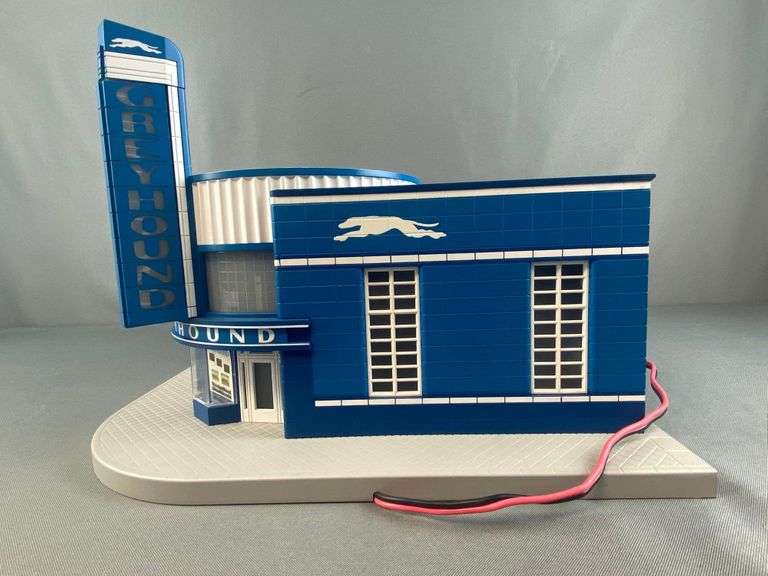 MTH Greyhound Station Model Train Building - Matthew Bullock Auctioneers